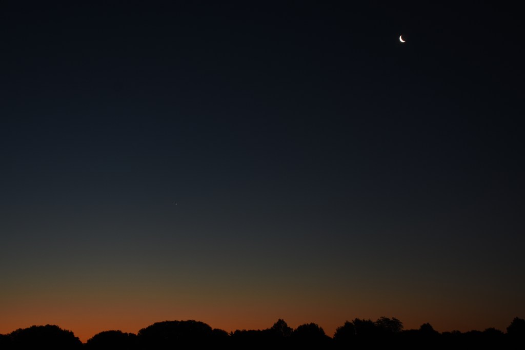 2022, November 14: Moon near Pollux, Nightly Bright Planet Display ...